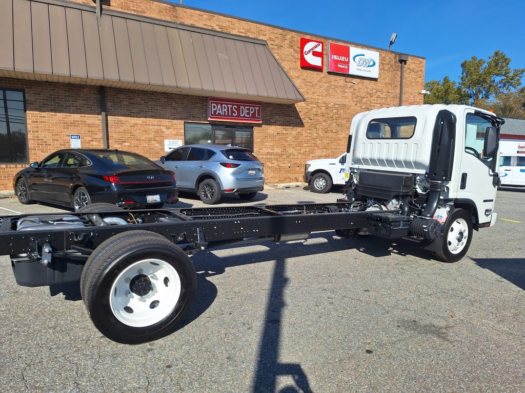 New 2025 Isuzu NRR - Gas For Sale at Dovell & Williams in Glen Burnie, MD